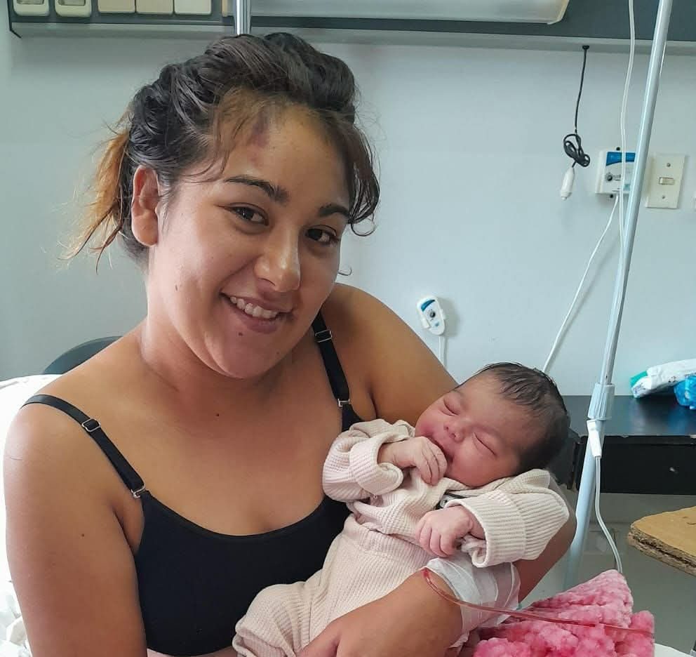 Justo a la medianoche del 31, nació en Ramallo la primera beba del 2025 ...